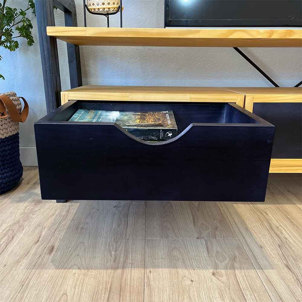 Rack de TV de Madeira Pinus Linea com 3 Gavetas Nozes e Preto